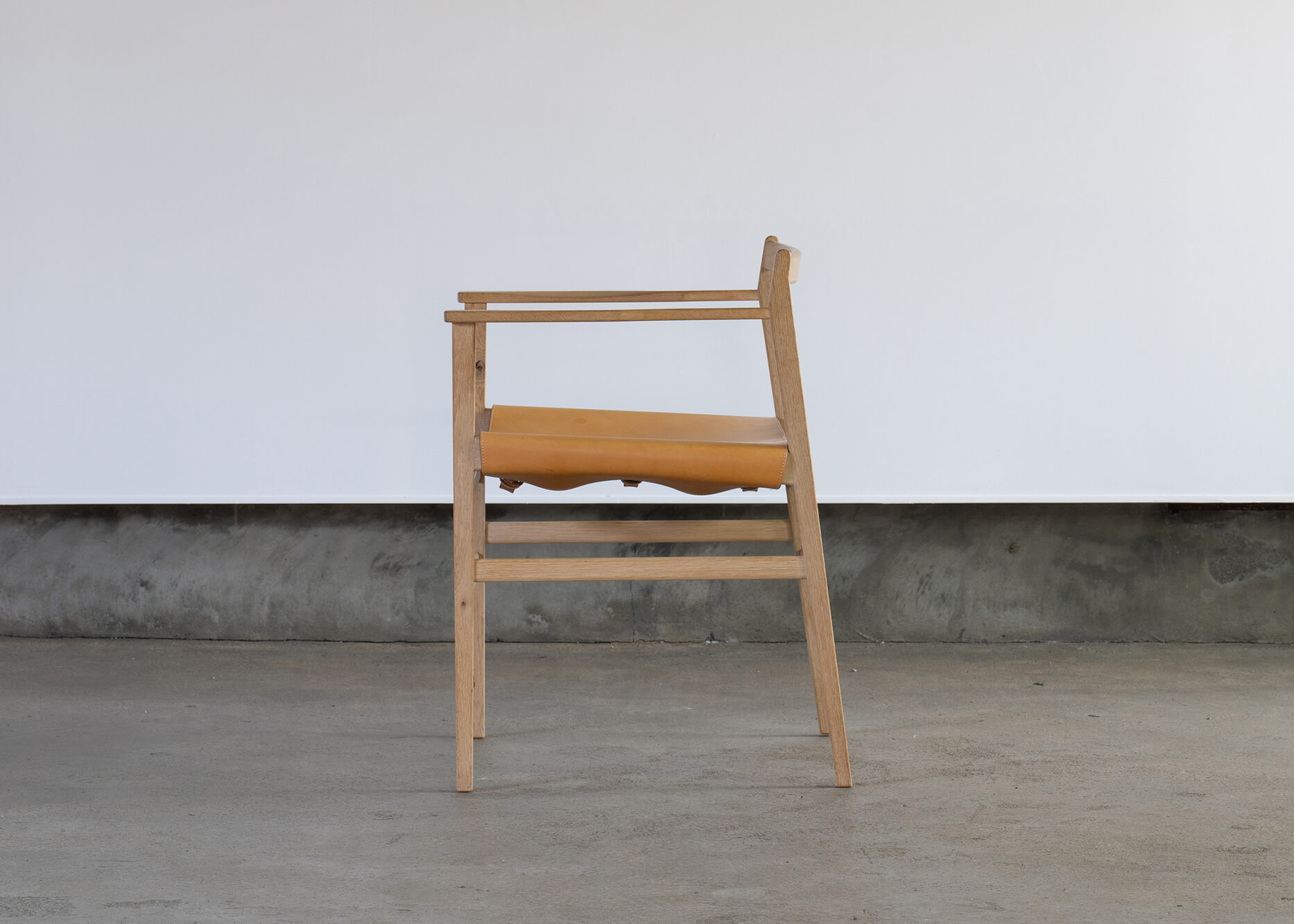 NOOK CHAIR Leather tan｜we architect